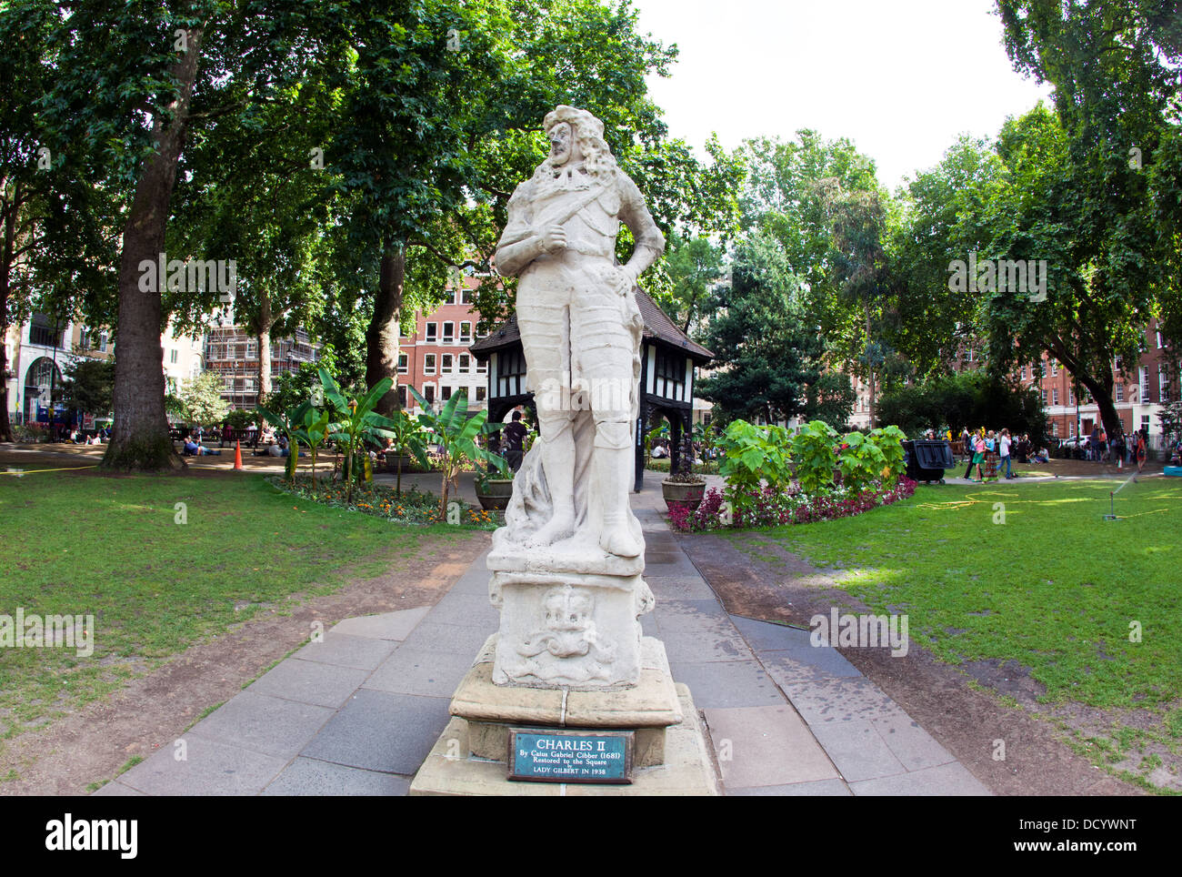 Charles ii statue hi-res stock photography and images - Alamy