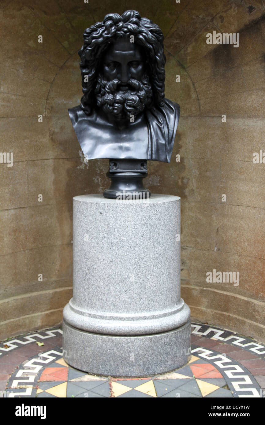 Black bust of a bearded man hi-res stock photography and images - Alamy