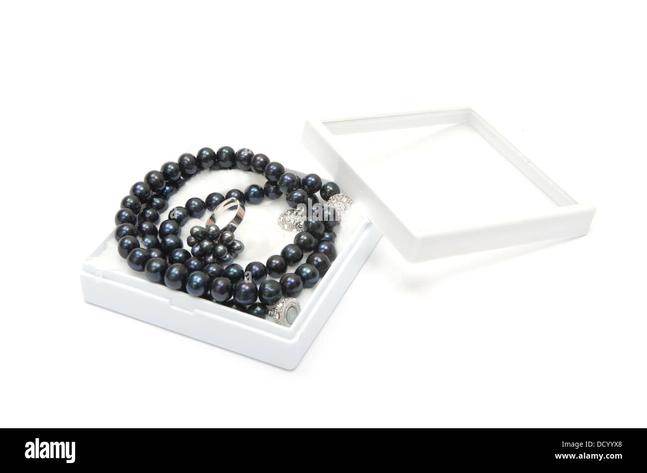 Pearl beads necklace Cut Out Stock Images & Pictures - Alamy