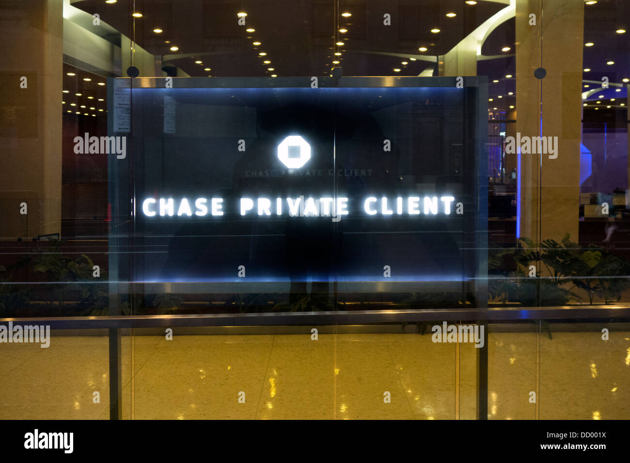 Chase Bank Logo High Resolution Stock Photography and Images - Alamy