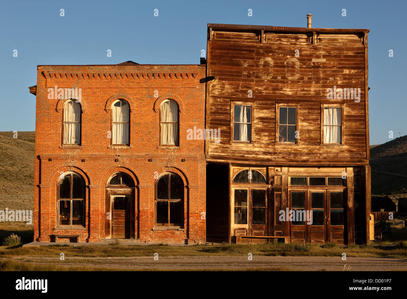 Facades of red brick hi-res stock photography and images - Alamy