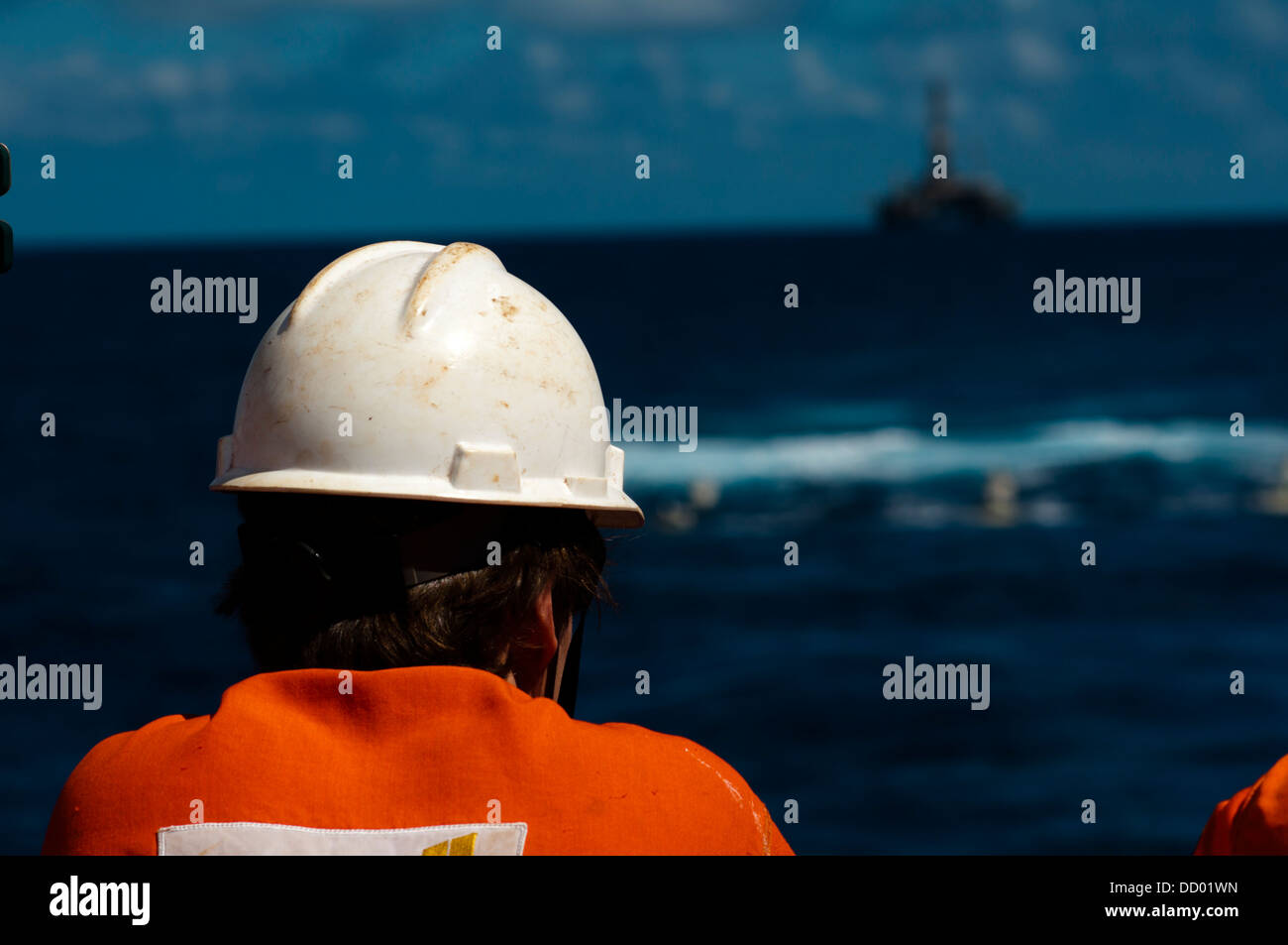 Oil rig sea man hi-res stock photography and images - Alamy