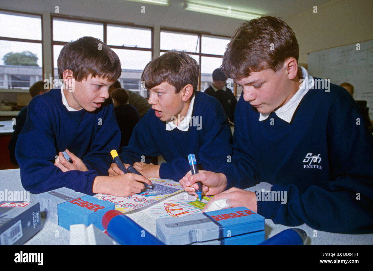 English school uniform hi-res stock photography and images - Alamy