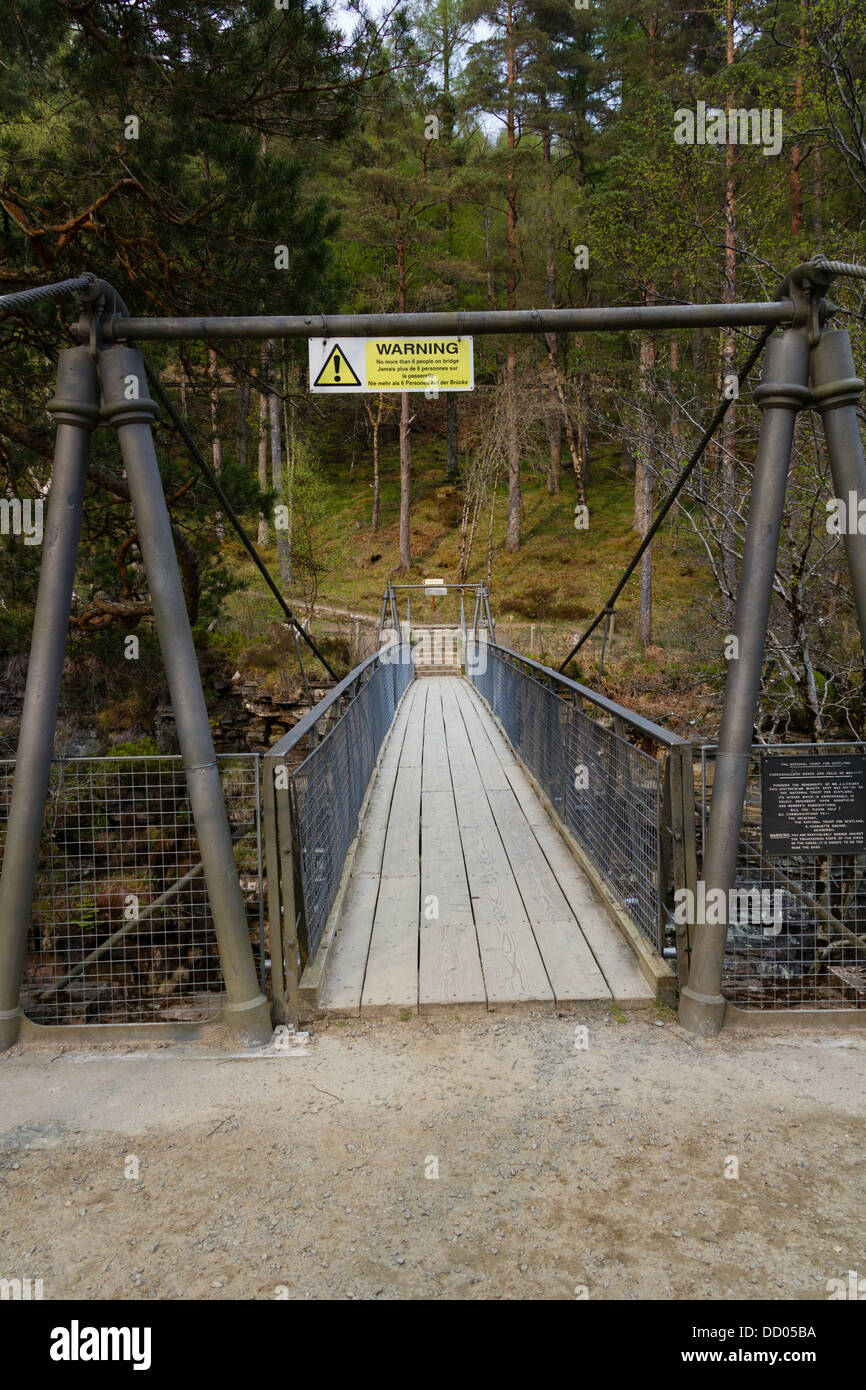 Shaky bridge hi-res stock photography and images - Alamy