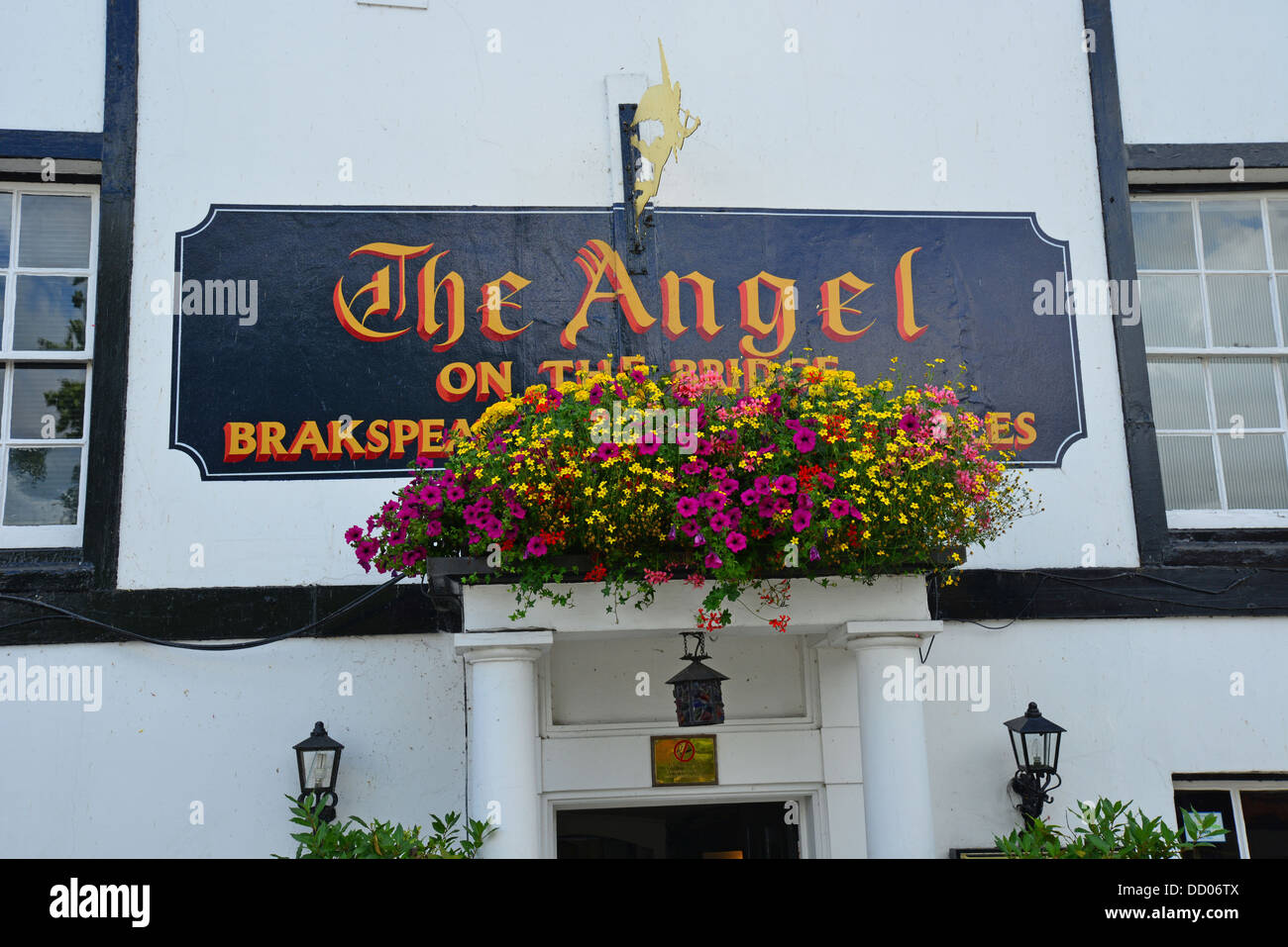 18th century The Angel on the Bridge Pub sign, Hart Street, Henley-on ...