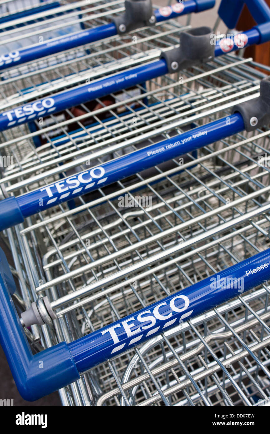 Tesco trolleys hi-res stock photography and images - Alamy