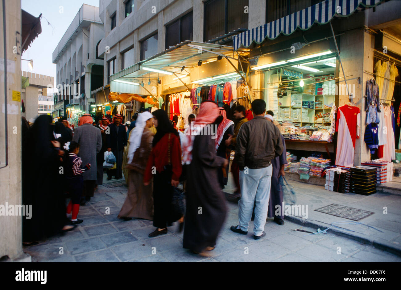 Kuwait Kuwait City Crowd of People at Souk Stock Photo - Alamy