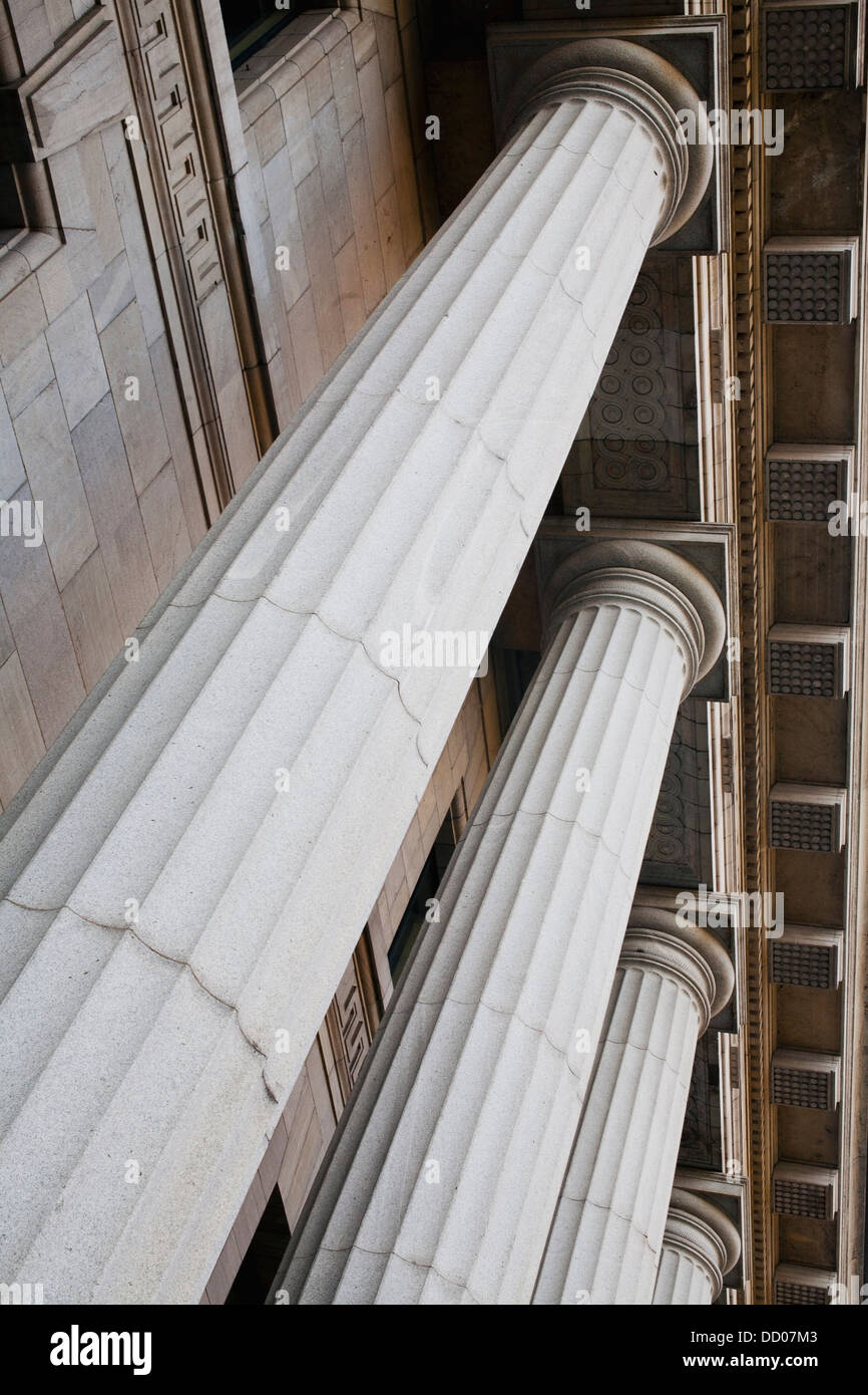 White and grey columns hi-res stock photography and images - Alamy