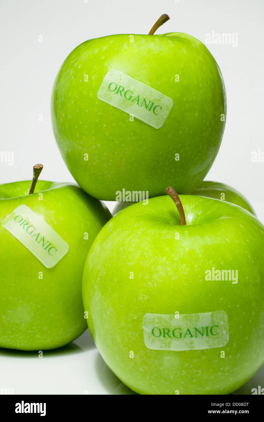 Organic apples label canada hi-res stock photography and images - Alamy