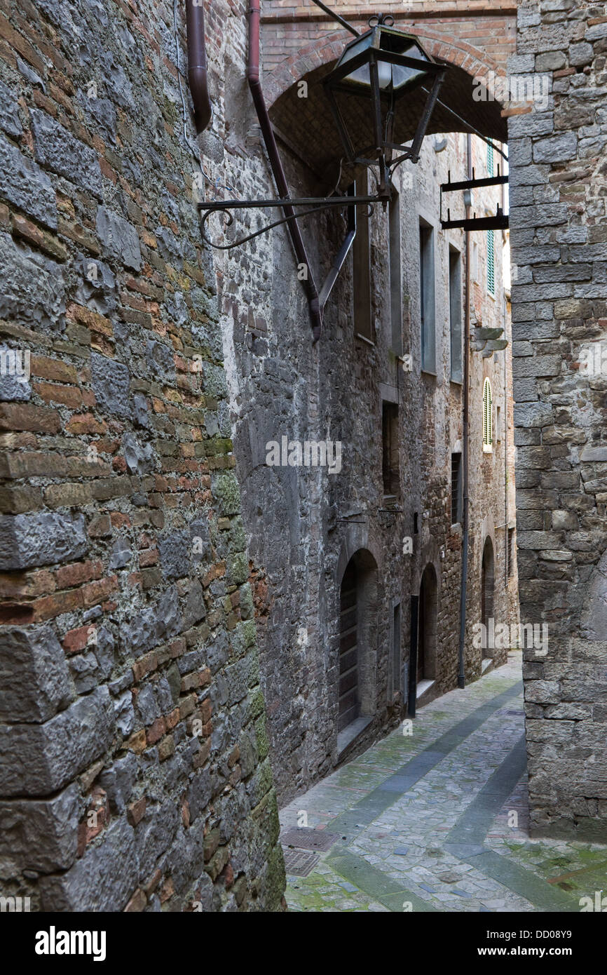 Medieval cobbled street detail hi-res stock photography and images - Alamy