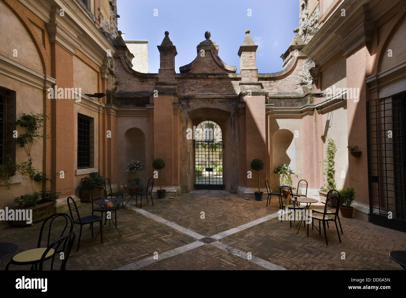 Italian arches hi-res stock photography and images - Alamy