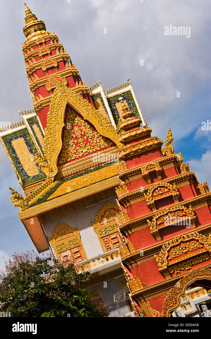 Wat Ounalom The Most Important Wat Of Phnom Penh; Phnom Penh, Cambodia ...