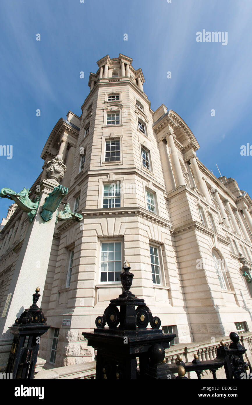 The Port of Liverpool building, one of the Three graces, Liverpool's ...