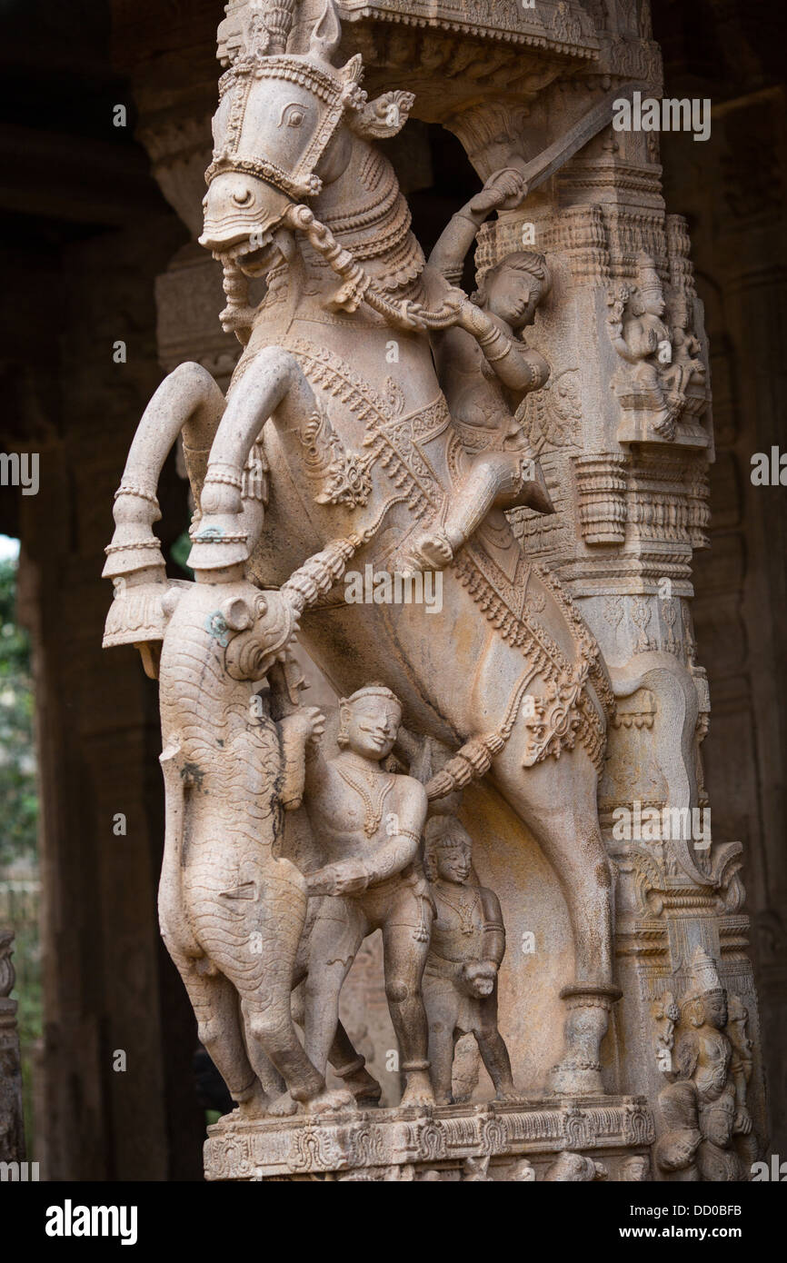 Hero stone india carving hi-res stock photography and images - Alamy