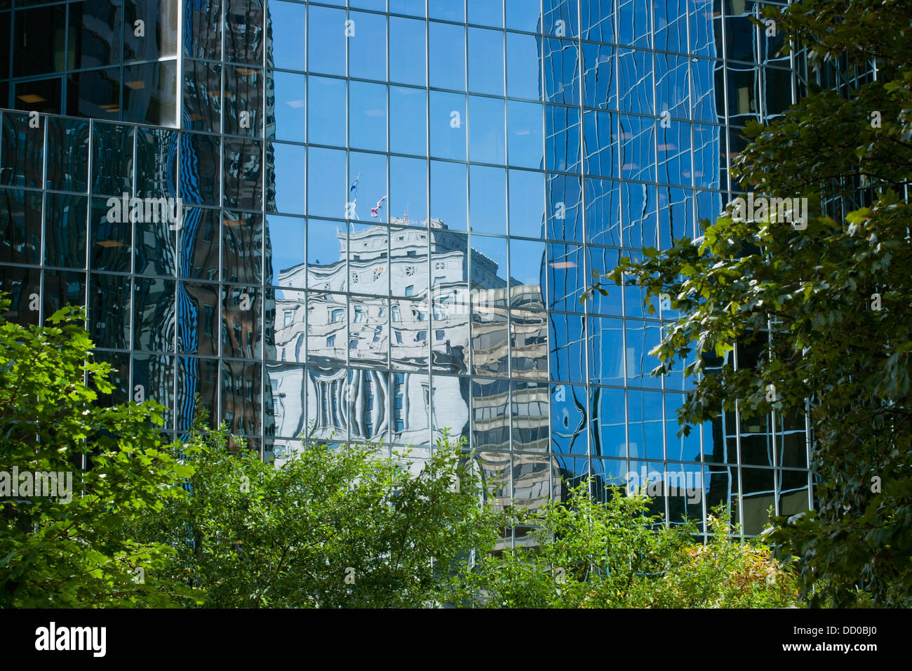 Bnp paribas tower montreal quebec hi-res stock photography and images ...