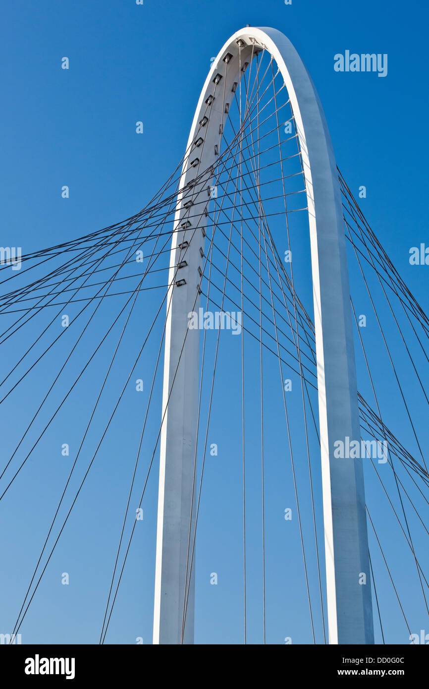 Reggio Emilia bridge by Calatrava, detail showing curved hoop design ...