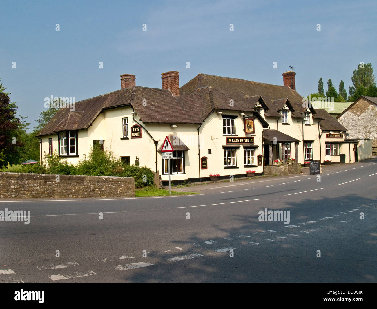The Lion Hotel, Leintwardine, Herefordshire, England Stock Photo - Alamy
