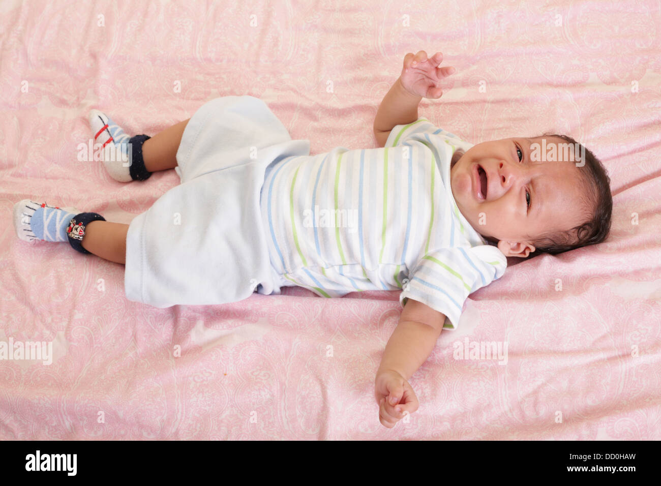 Baby born cry hi-res stock photography and images - Alamy
