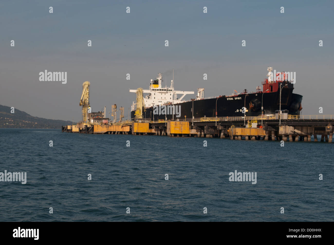 Vessel Offload High Resolution Stock Photography and Images - Alamy