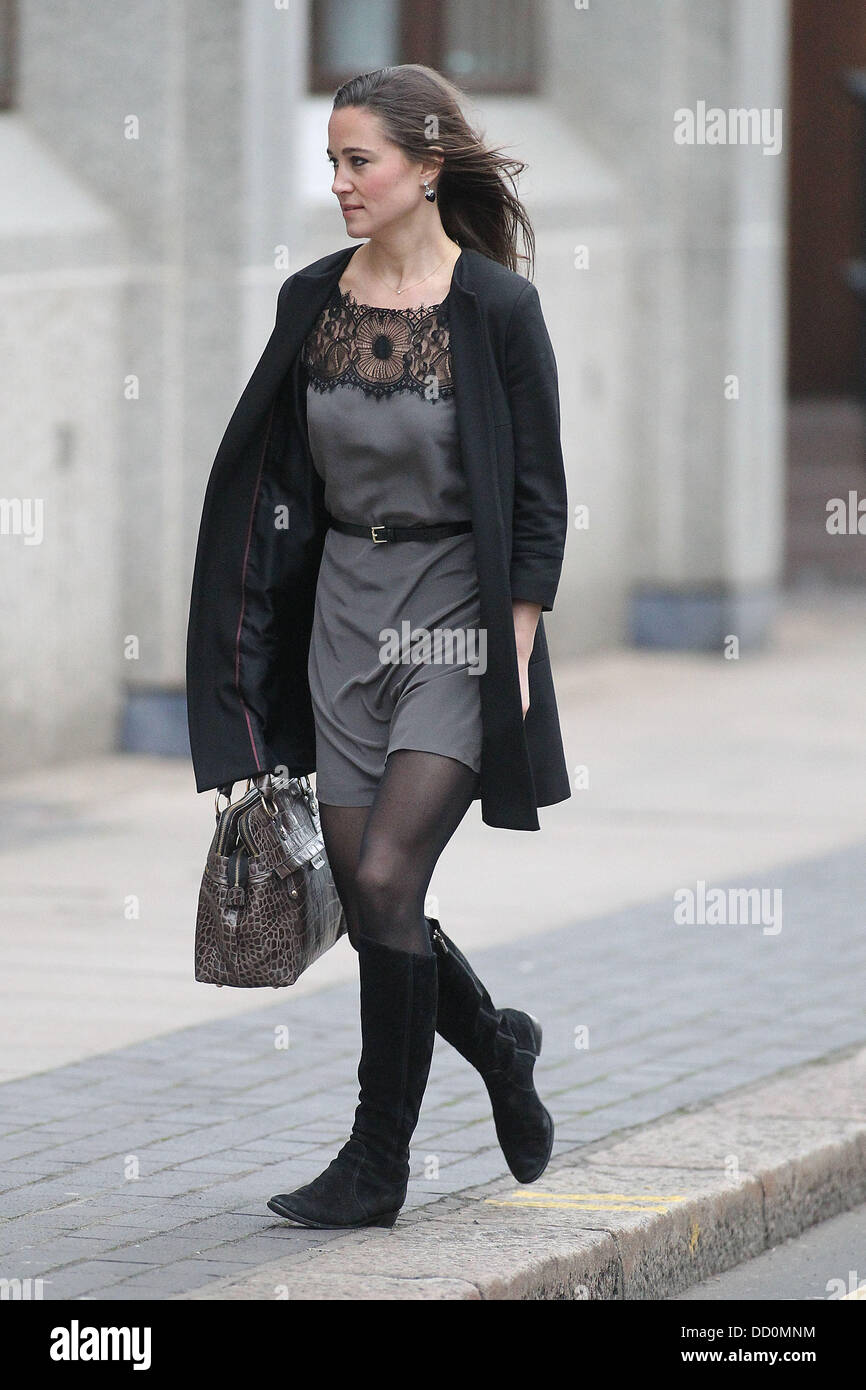 Pippa Middleton walking to work in west London London, England - 12.01. ...