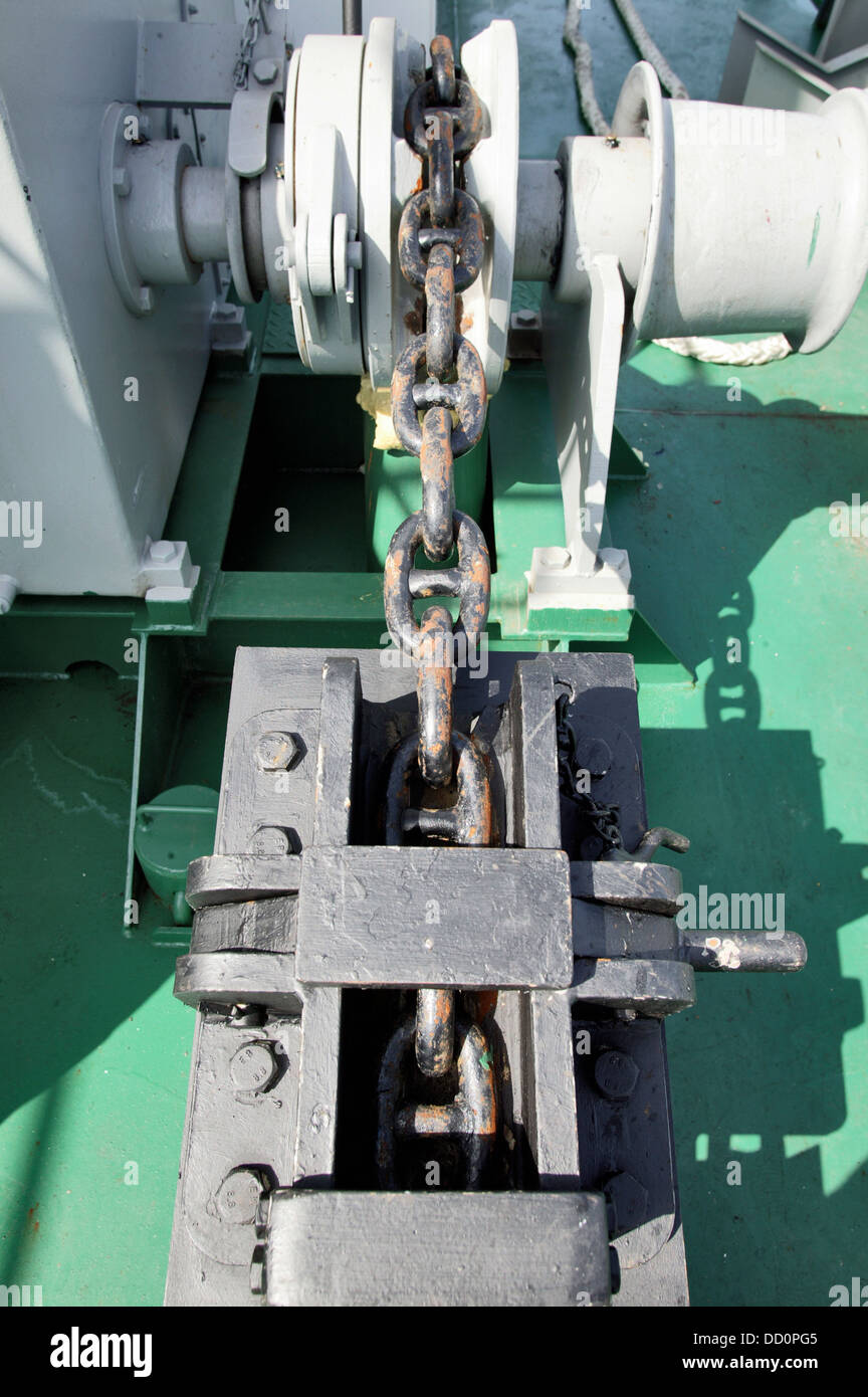 Ship anchor chain hi-res stock photography and images - Alamy