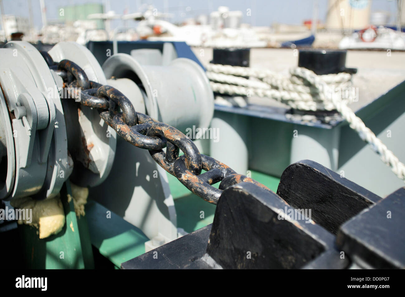 Ship anchor chain hi-res stock photography and images - Alamy