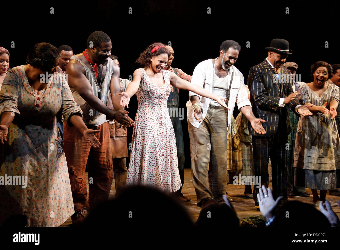 Natasha yvette williams and cast hi-res stock photography and images ...