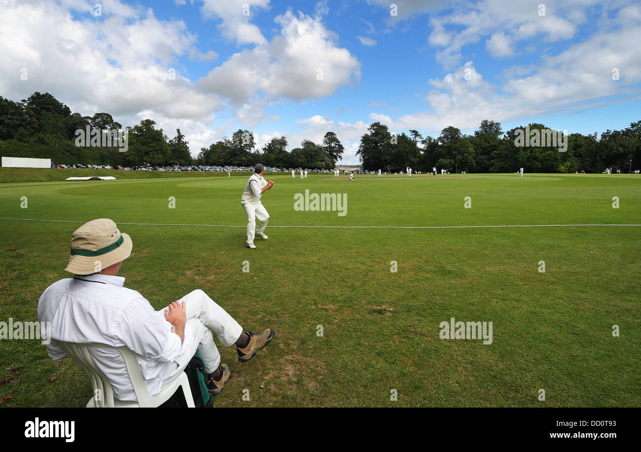 Seated spectator hi-res stock photography and images - Alamy