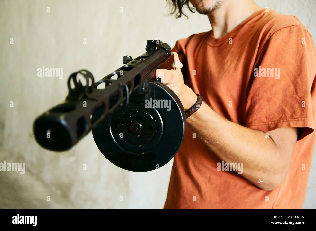 PPSh-41 submachine gun, weapon, young man, youngster Stock Photo - Alamy