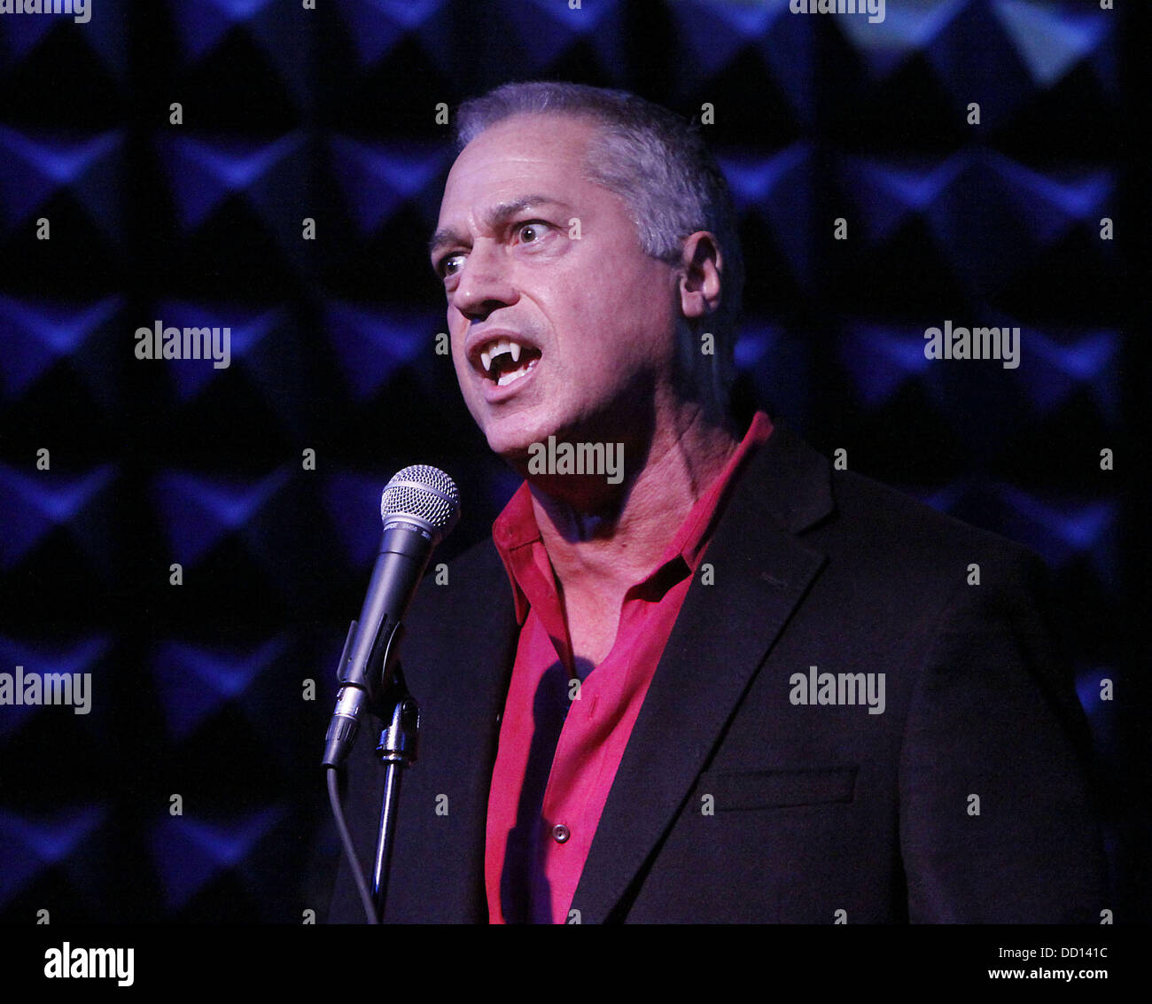 Tom Hewitt "If It Only Even Runs A Minute 8", a concert series ...