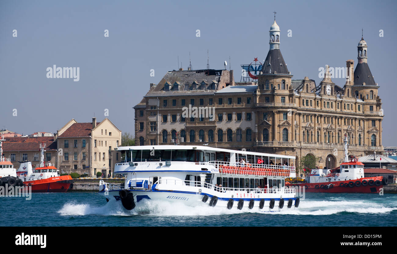 Ferry boat terminal istanbul turkey hi-res stock photography and images ...