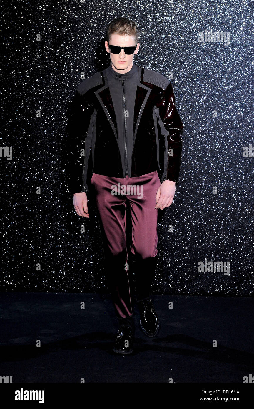 Model Paris Fashion Week Autumn/Winter 2013 - Menswear - Thierry Mugler ...