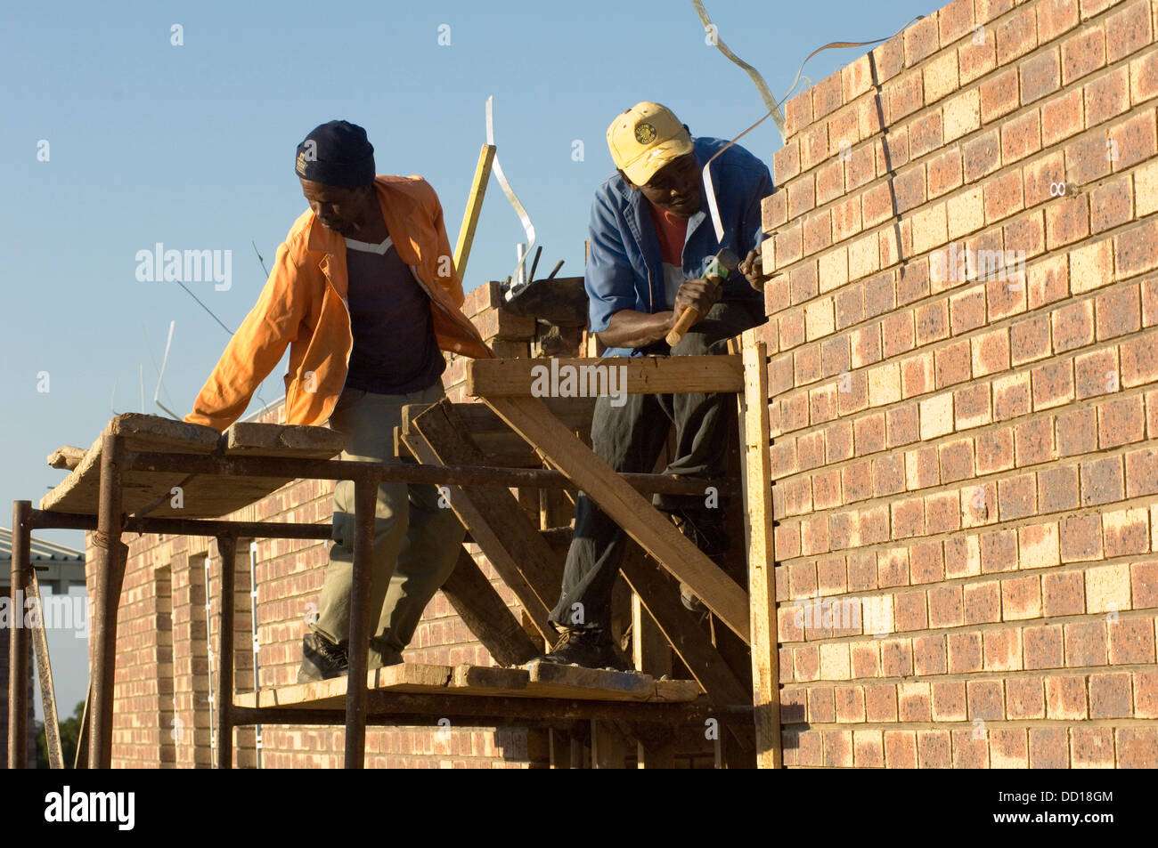 Independent scaffolding hi-res stock photography and images - Alamy