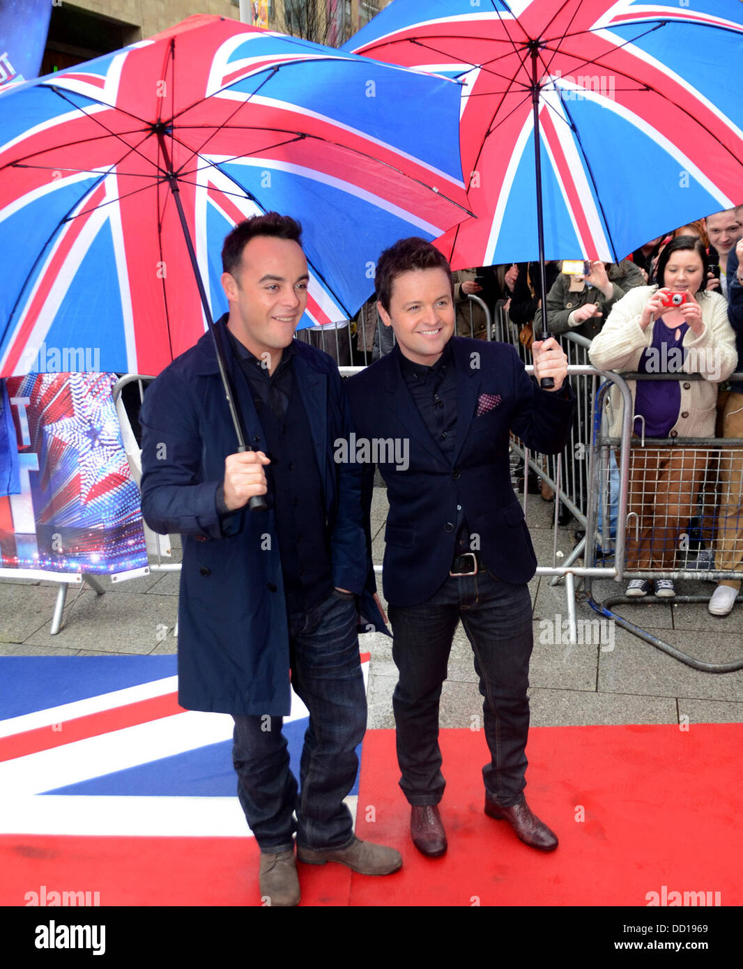 Ant and Dec The judges and hosts arrive in the pouring rain outside The ...