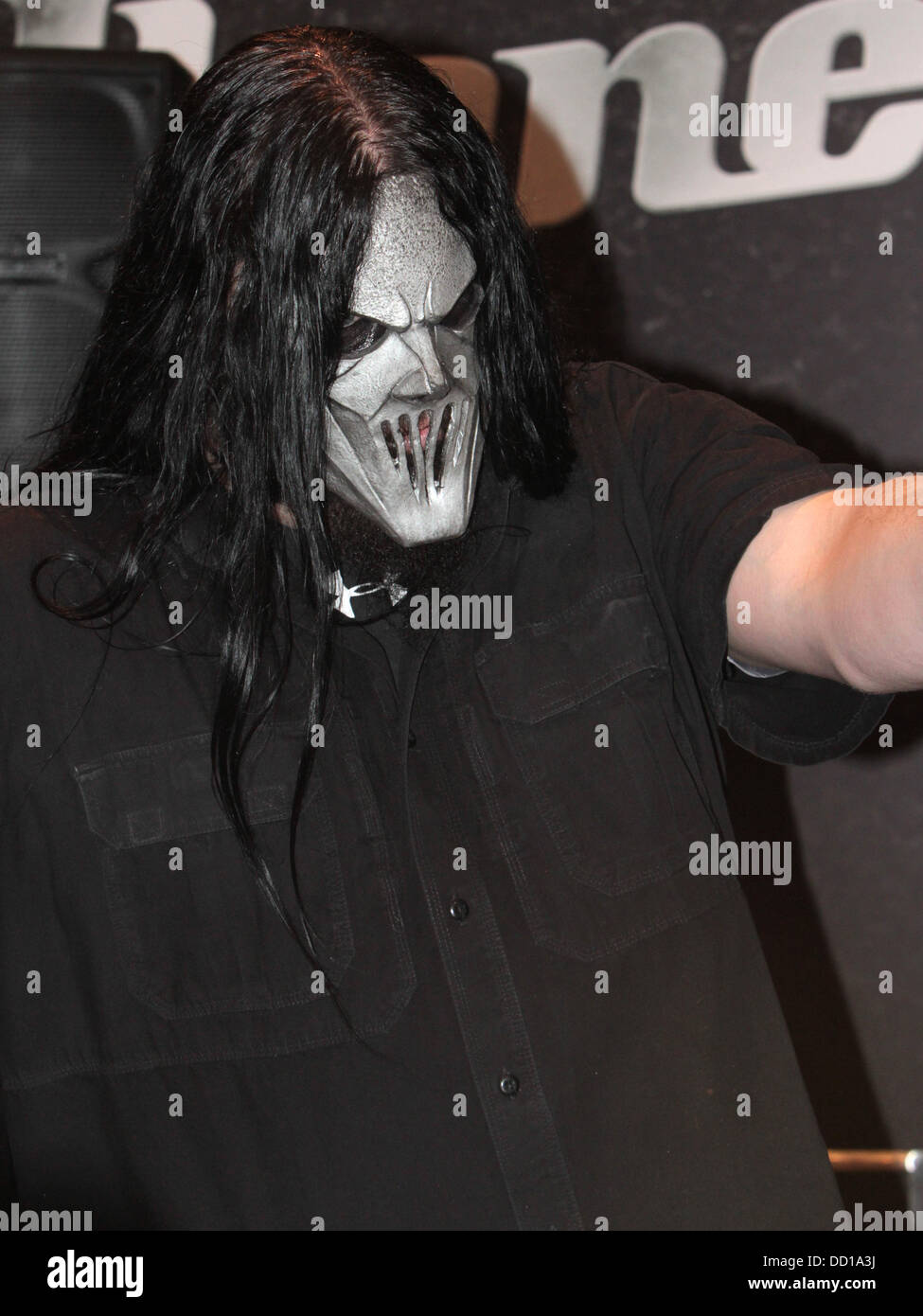 Mick thomson hi-res stock photography and images - Alamy