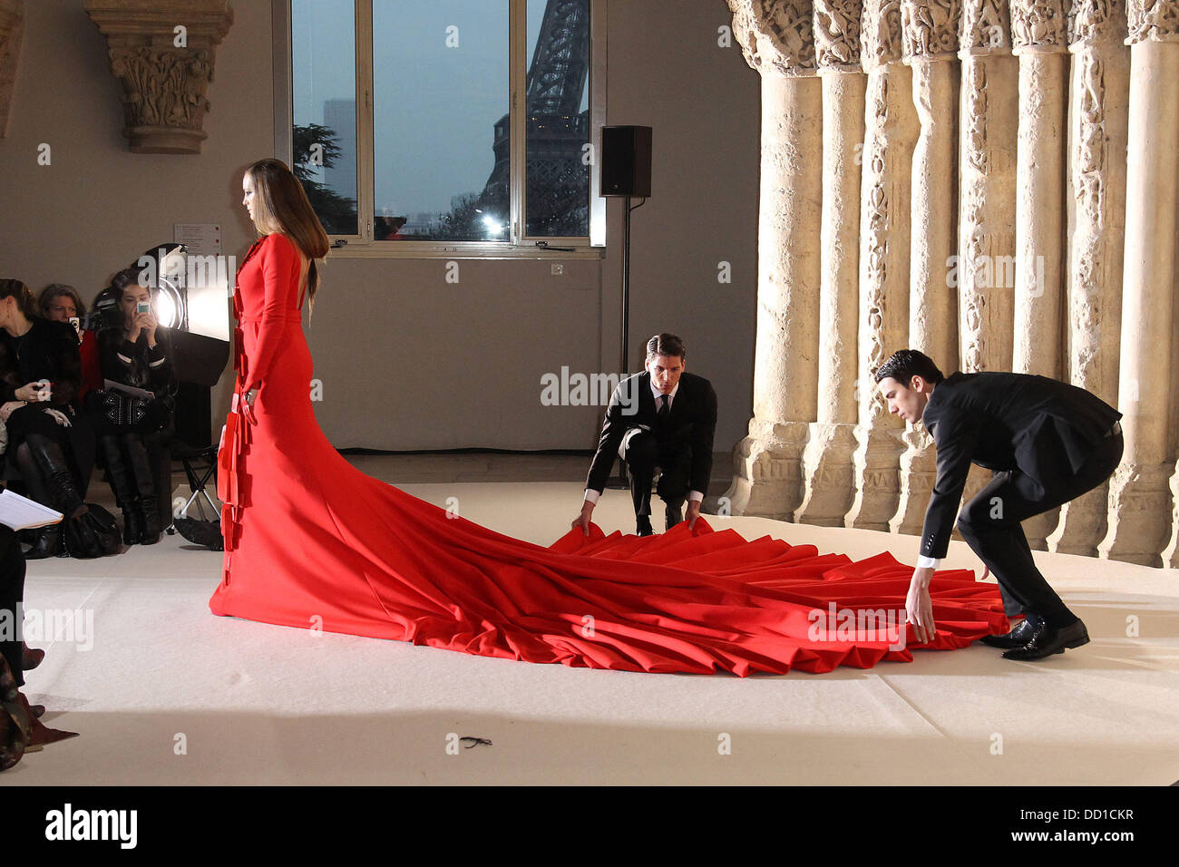 Yasmin le Bon, Paris Fashion Week Haute-Couture Spring/Summer 2012 ...
