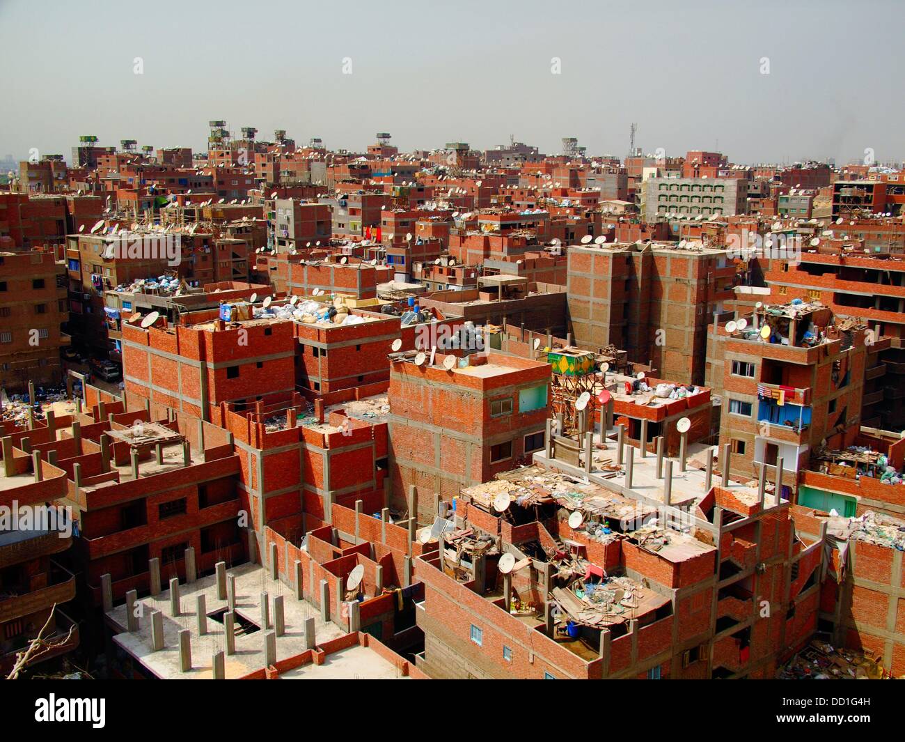 Garbage city cairo hi-res stock photography and images - Alamy