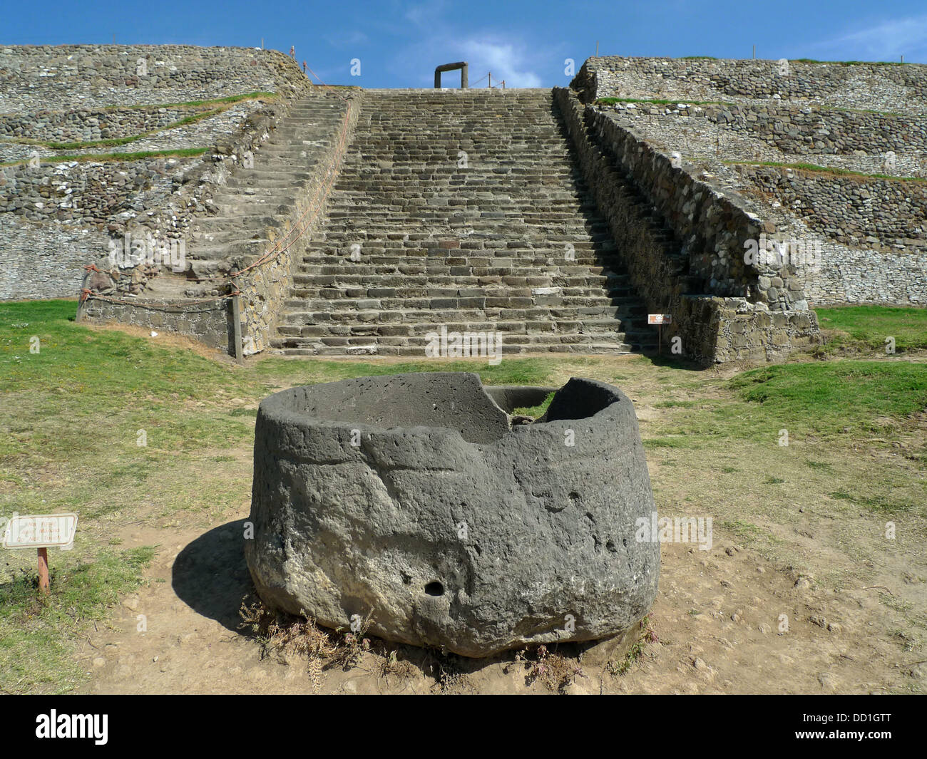Xochitecatl ruins hi-res stock photography and images - Alamy