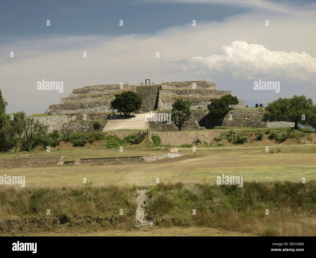 Xochitecatl ruins hi-res stock photography and images - Alamy