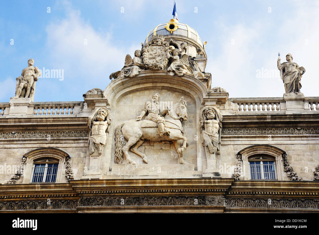 City hall statues Stock Photo - Alamy