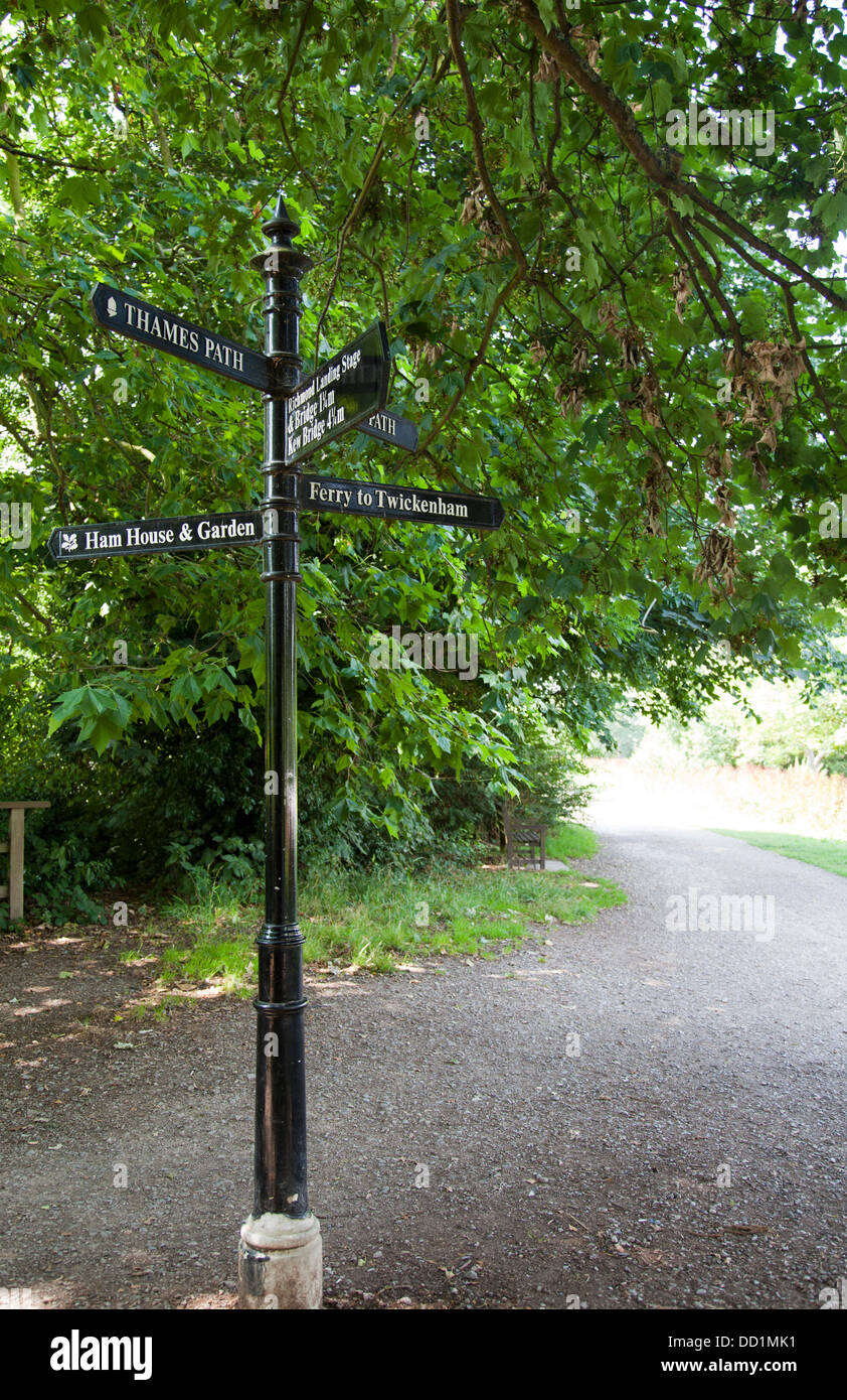Thames Path sign along River at Richmond - TW9 London UK Stock Photo ...