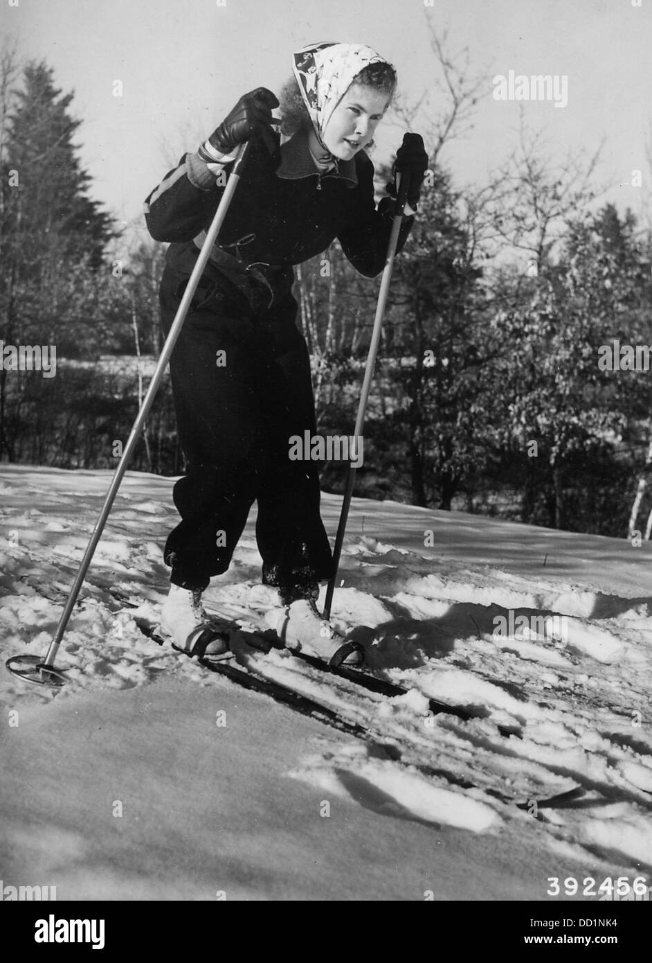 Old skier hi-res stock photography and images - Alamy