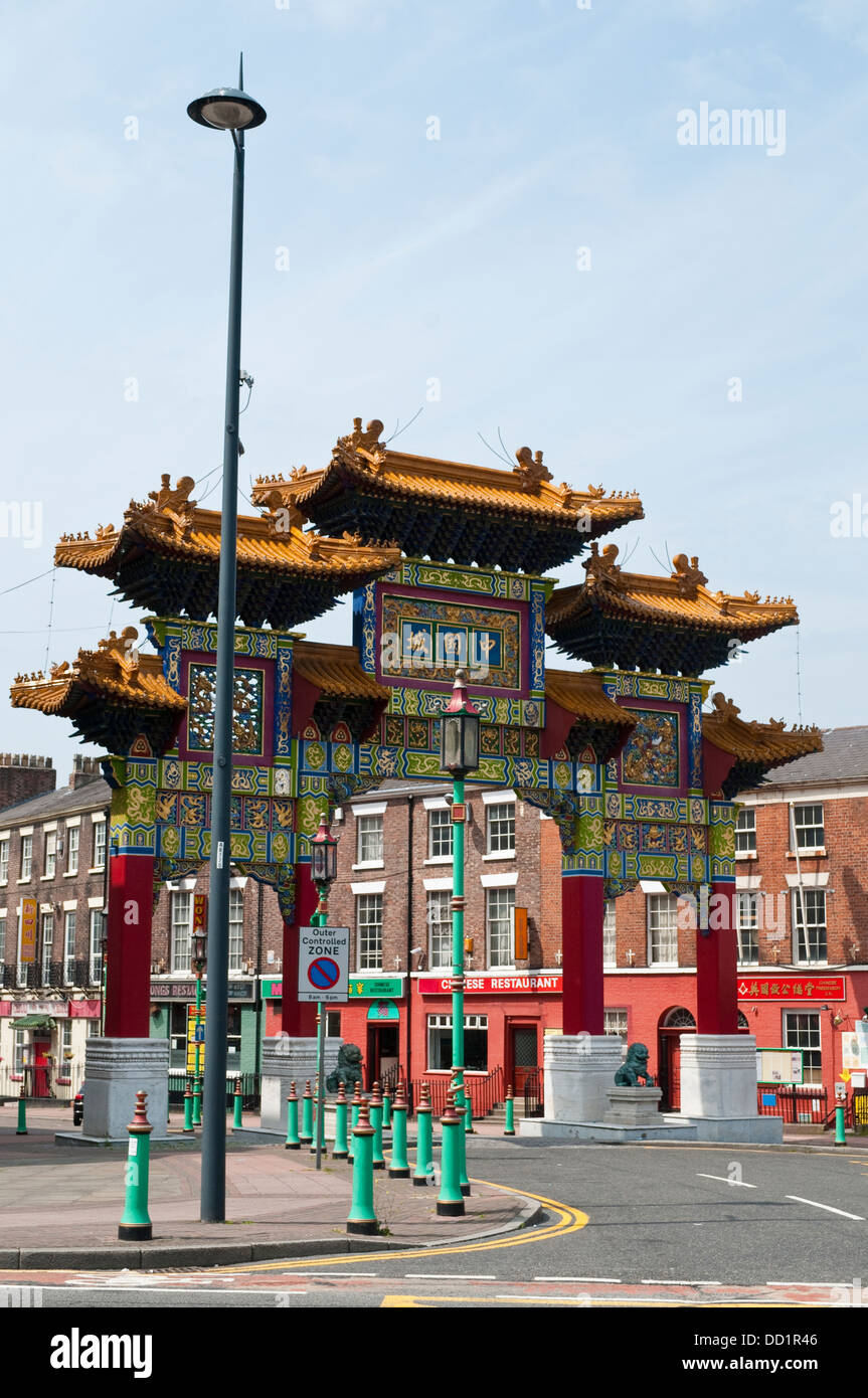 Liverpool chinese arch hi-res stock photography and images - Alamy