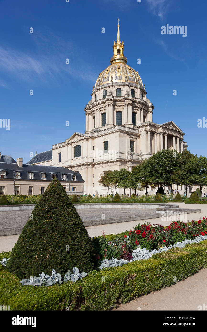 Les invalides garden hi-res stock photography and images - Alamy