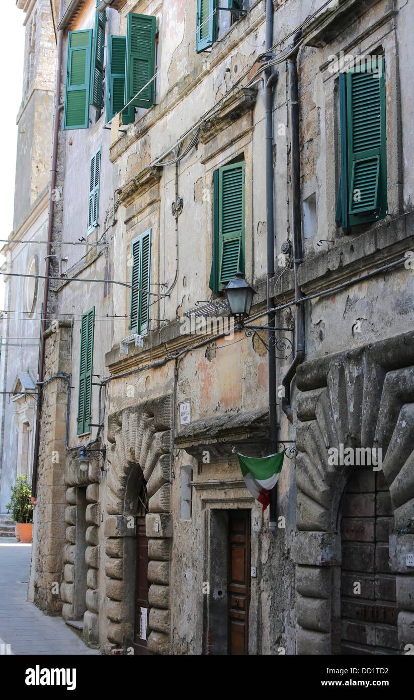 small lane in old town in Sorano Stock Photo - Alamy