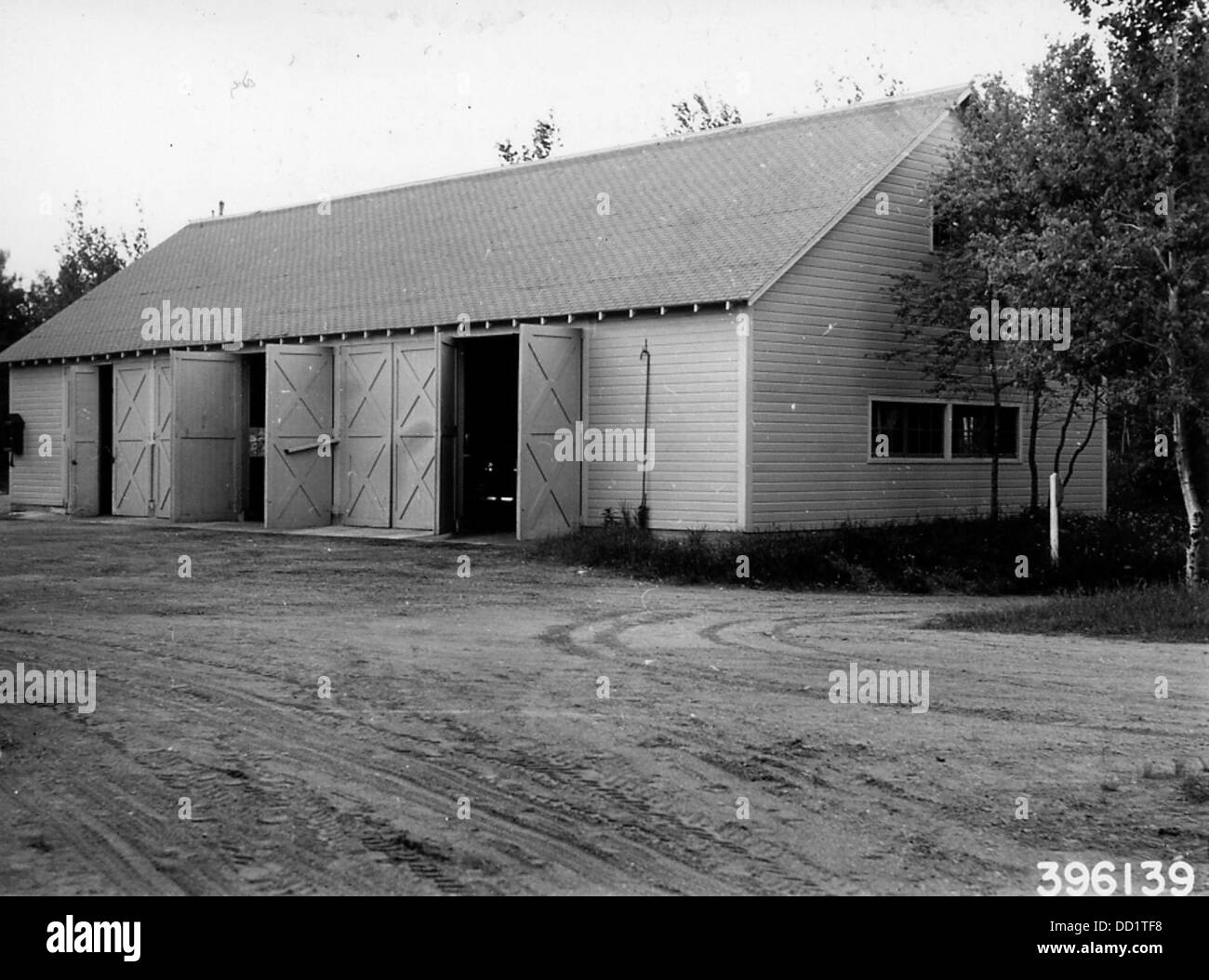 Clam Lake Guard Station is a historic structure located in a forested ...