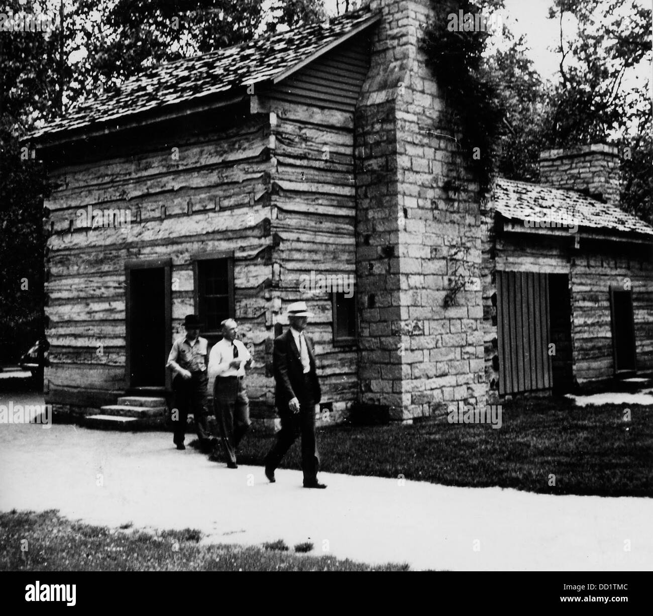 Old log building in Black and White Stock Photos & Images - Alamy