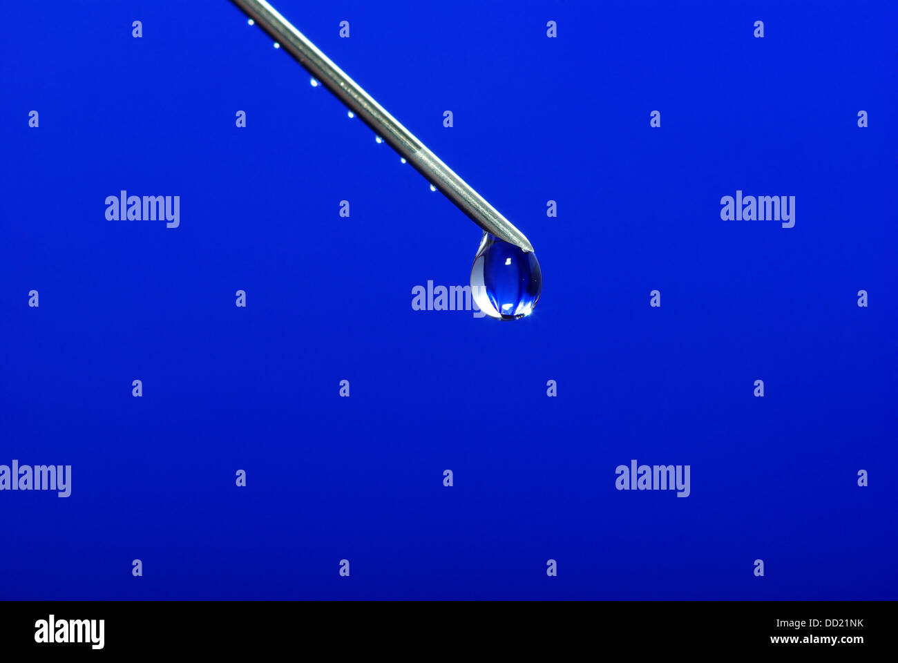 drop on syringe Stock Photo - Alamy