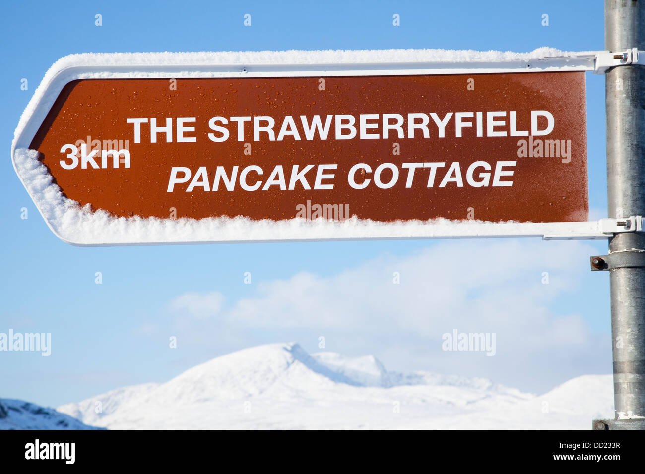 Road sign killarney snow hi-res stock photography and images - Alamy