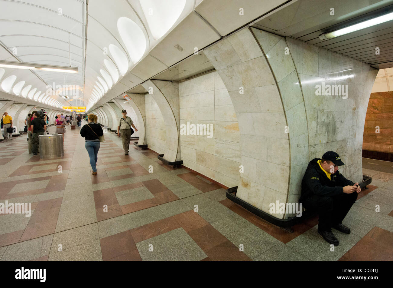 Two story trains High Resolution Stock Photography and Images - Alamy